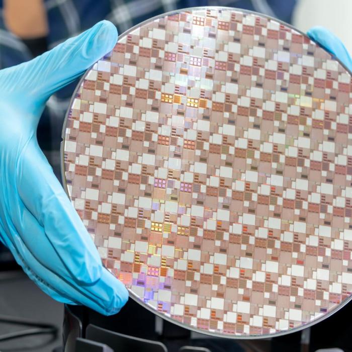 ASML Ships First XT:260 Lithography Scanner for Advanced Chip Packagin