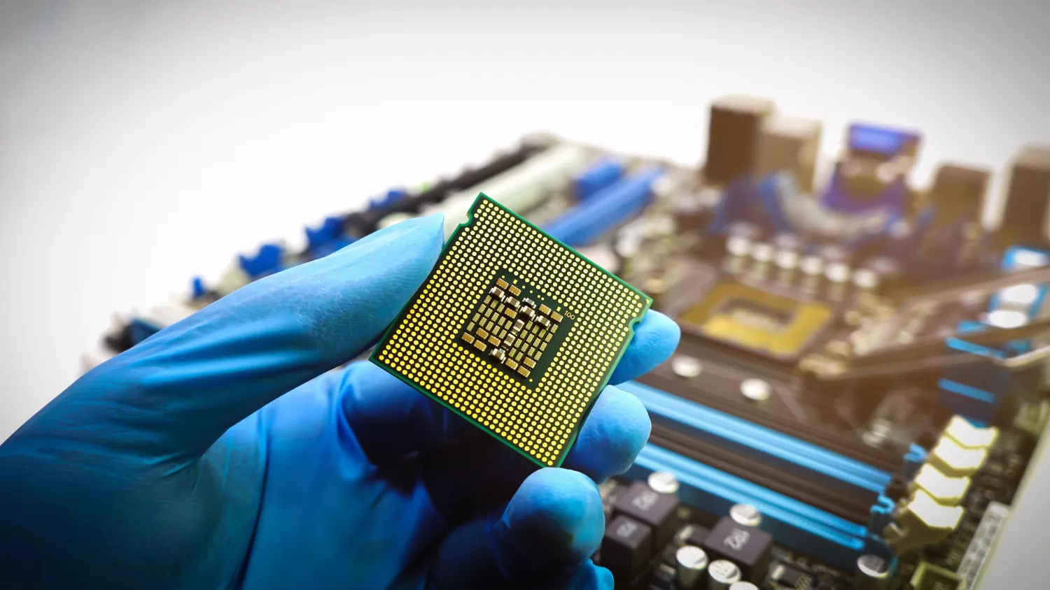 ASML Ships First XT:260 Lithography Scanner for Advanced Chip Packaging ...